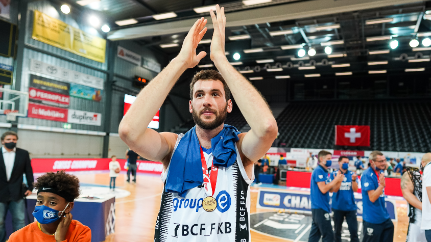 Frapp | Surprise à Fribourg Olympic, Alexander Hart quitte le club