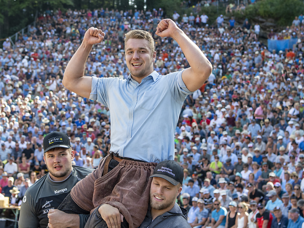 Frapp | Adrian Walther gewinnt den Brünig-Schwinget