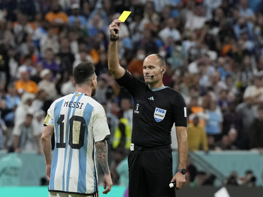 Frapp | Kritik, Abschied und ein Superheld