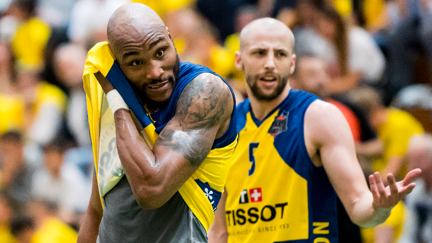 Frapp | Antonio Ballard au Fribourg Olympic