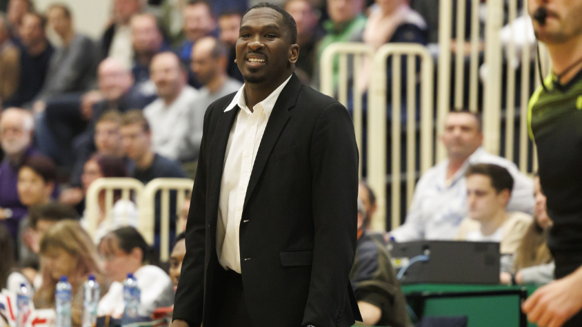 Frapp | Patrick Pembele arrive à Olympic